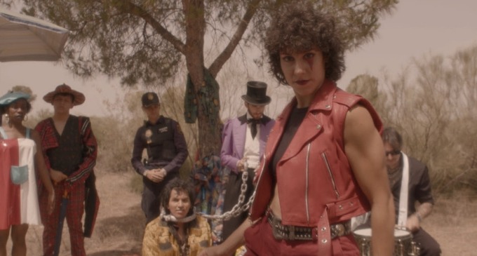 Vuelve Elena , regresa Curly Mane con mas fuerza y nueva canción ...